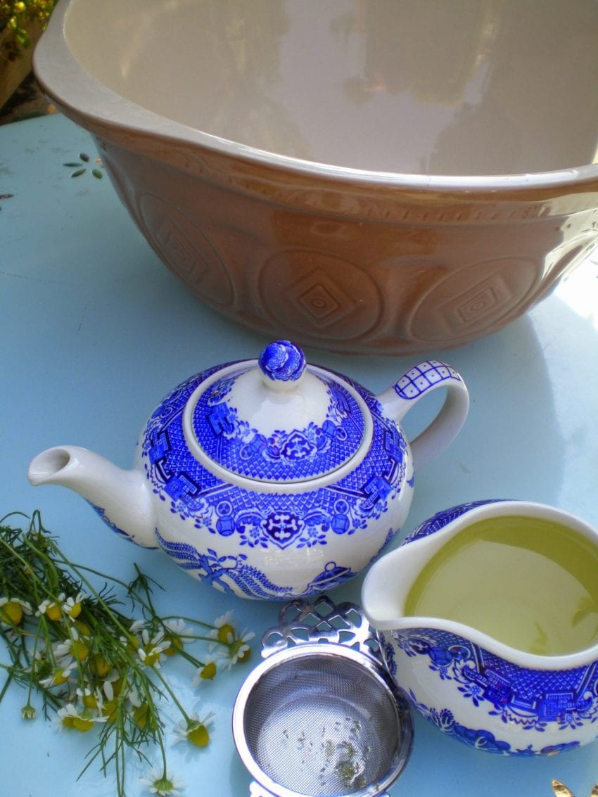 Chamomile hair rinse | Dried Flower Craft