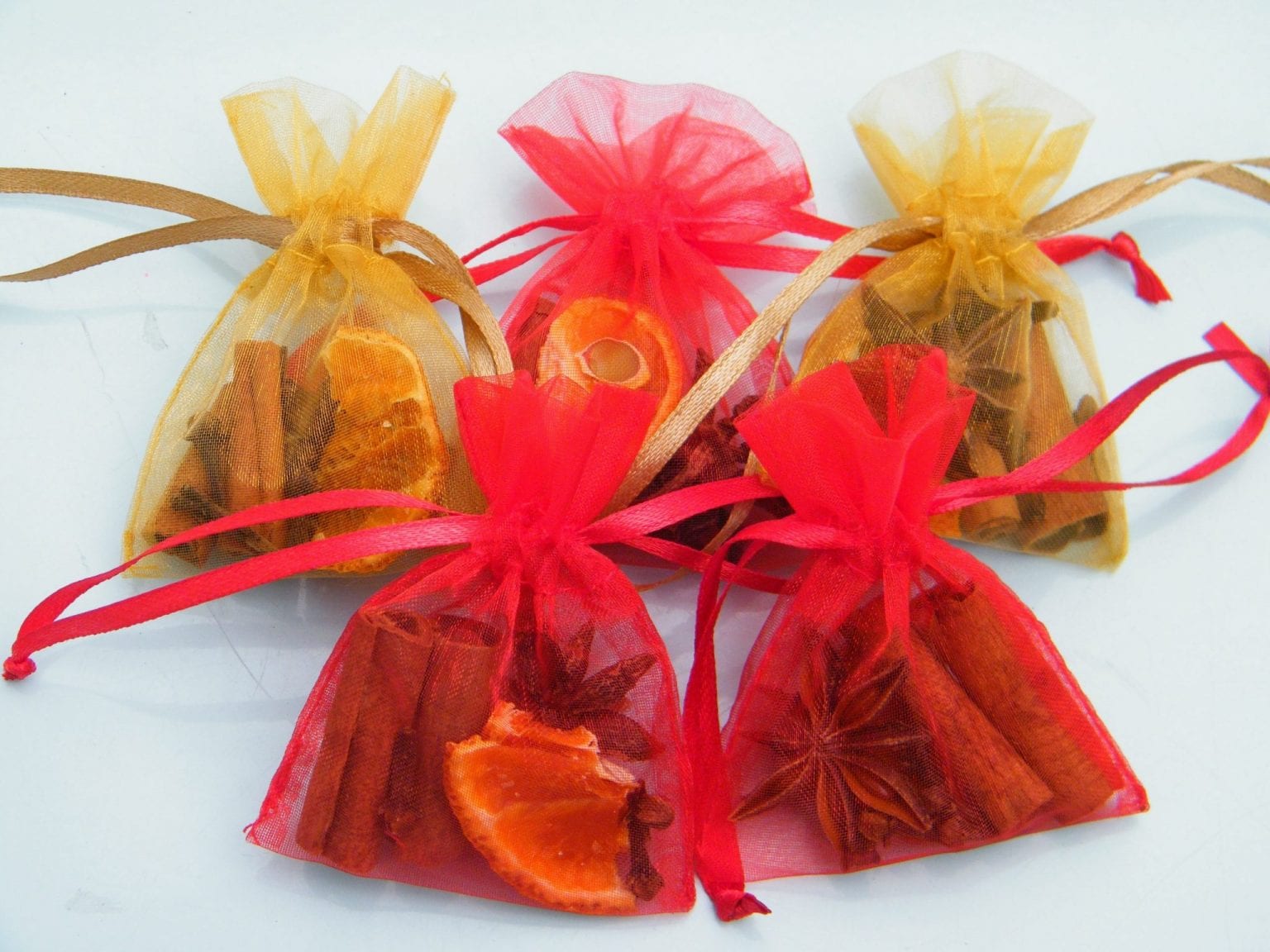 Natural Christmas scented bags make | Dried Flower Craft